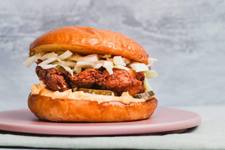 Fried Chicken Burger - Burger med den sprødeste og saftigste kylling